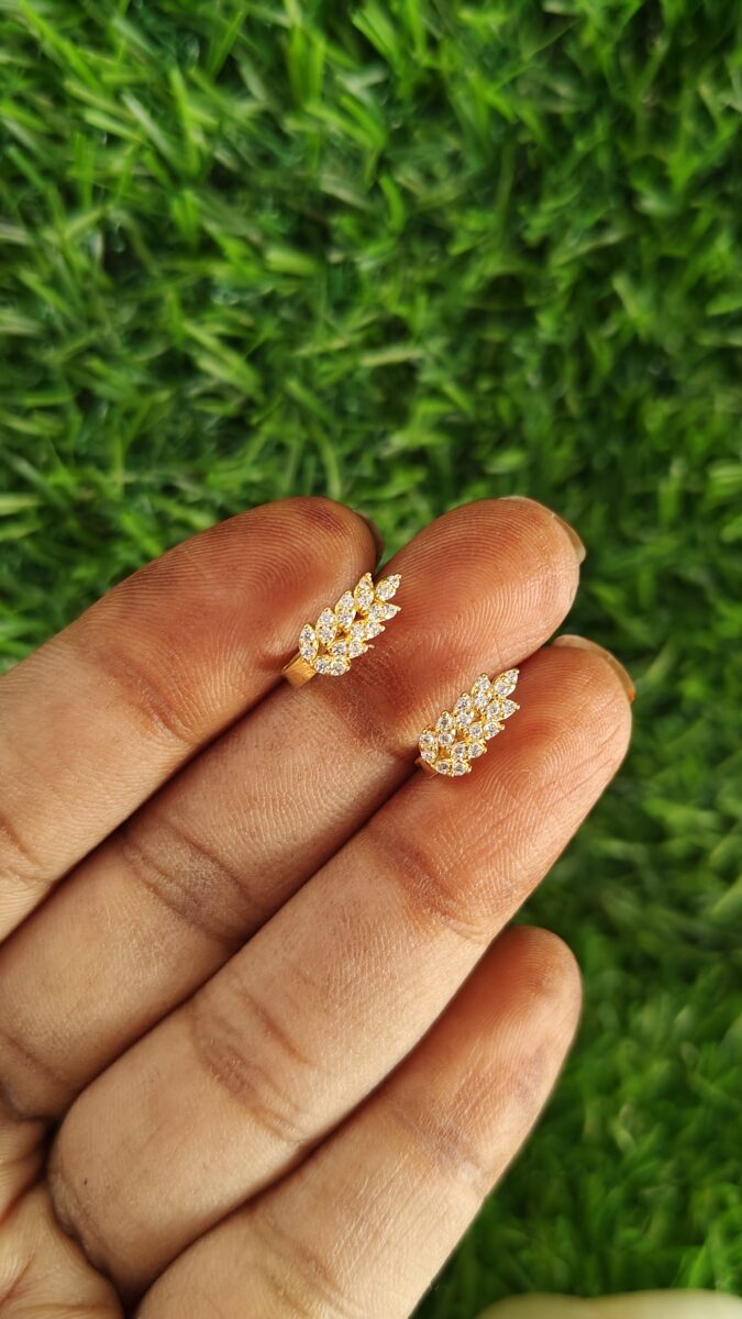 Pressing Ear Rings /Nose Pins (1 Pair) – SPB Elegant